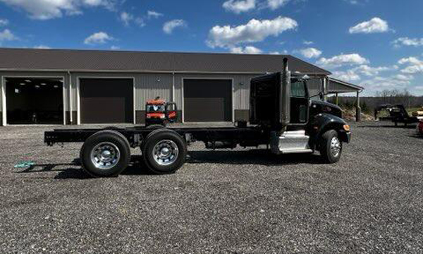 2013 Peterbilt 348 - Chassis Only | QT Equipment