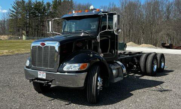 2013 Peterbilt 348 - Chassis Only | QT Equipment